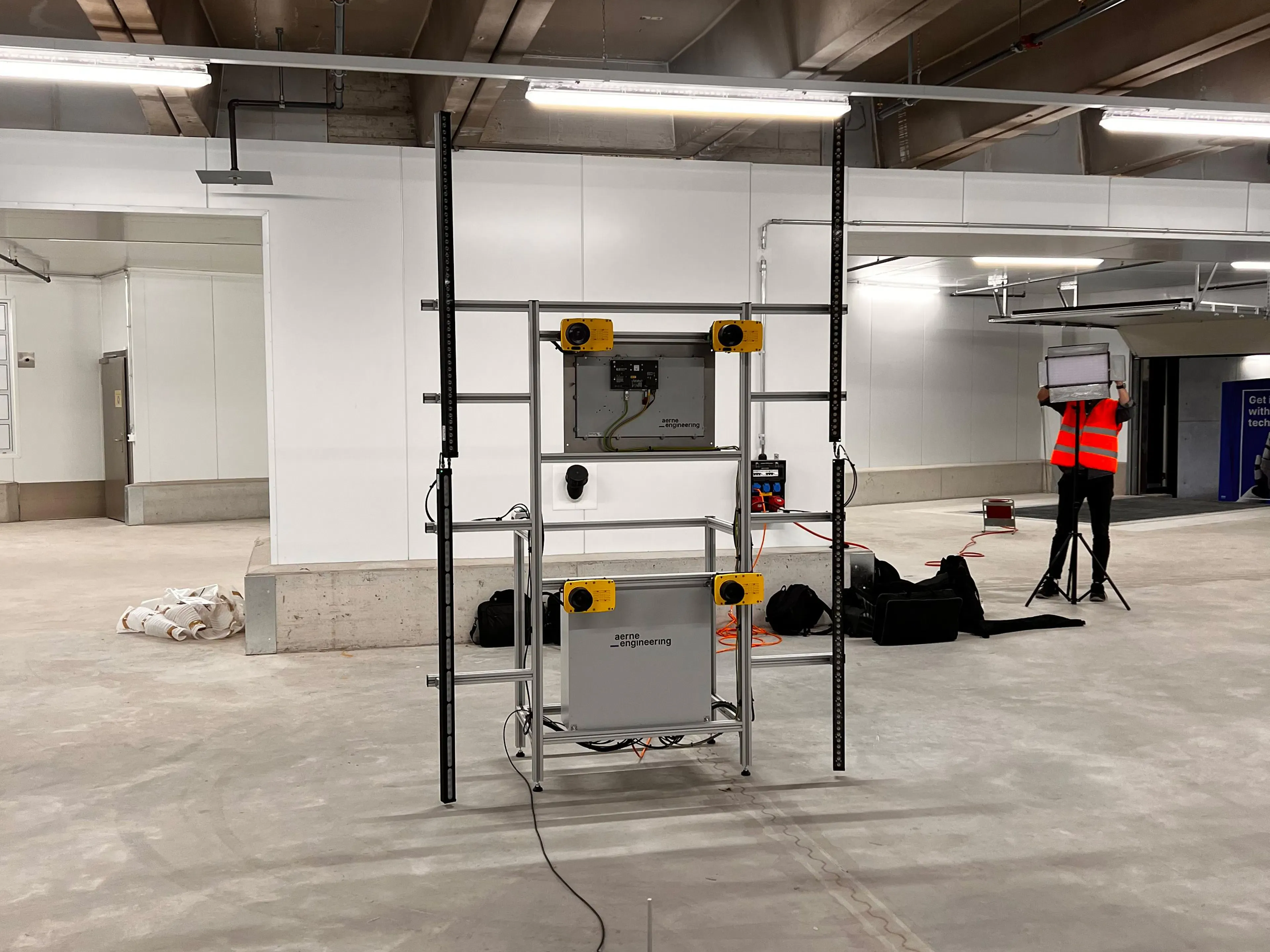 Test setup for code reading on transport crates